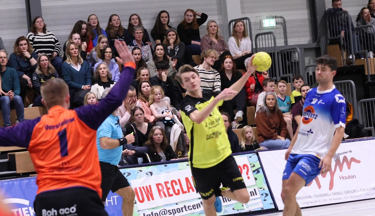 HOUTEN MIST SCHERPTE; RUIM VERLIES TEGEN BEVO | Handbalstartpunt - Dé ...