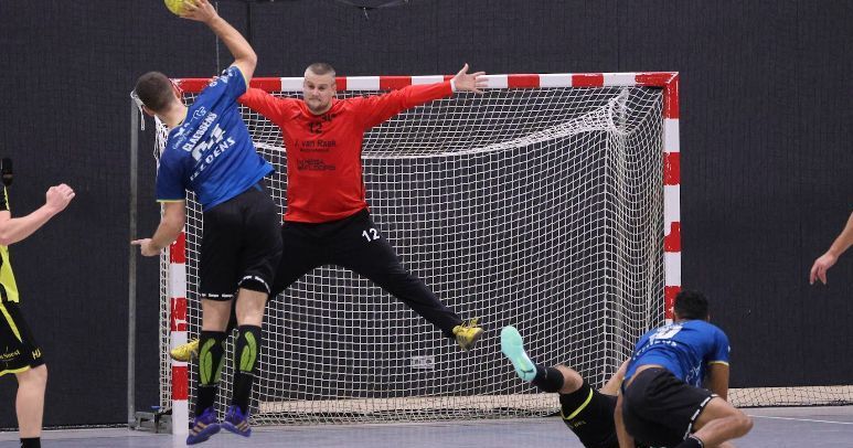 BOCHOLT MAATJE TE GROOT VOOR HOUTEN | Handbalstartpunt - Dé ...