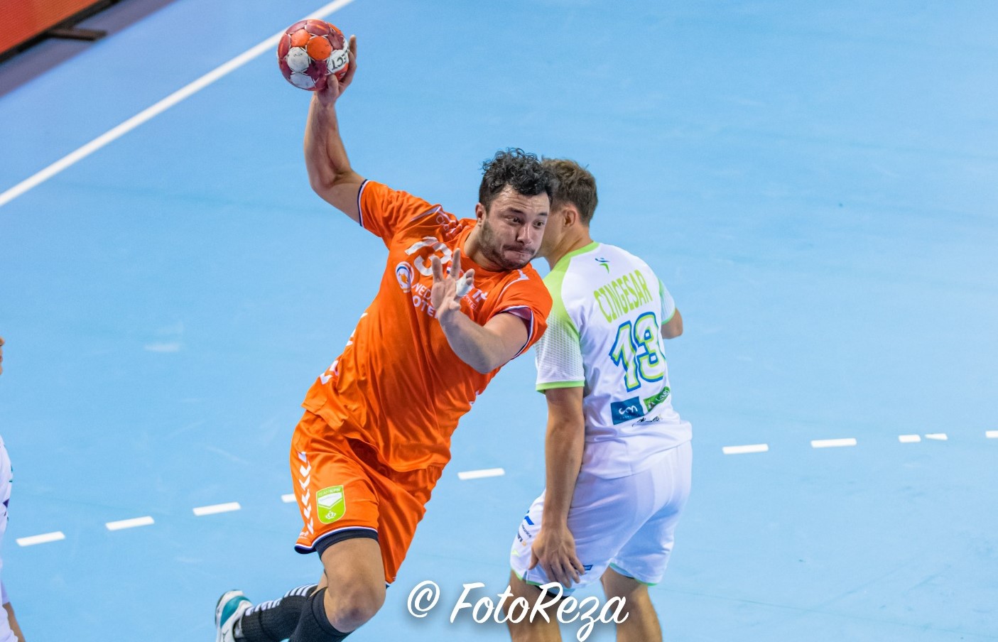 BURENRUZIE IN DEN BOSCH: OUDERWETSE DERBY DER LAGE LANDEN ...