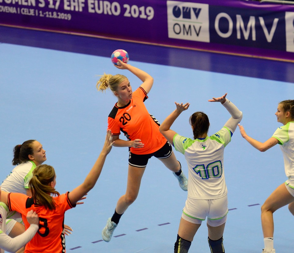 Lynn Kuipers: van DSVD naar VOC | Handbalstartpunt - Dé handbalwebsite ...