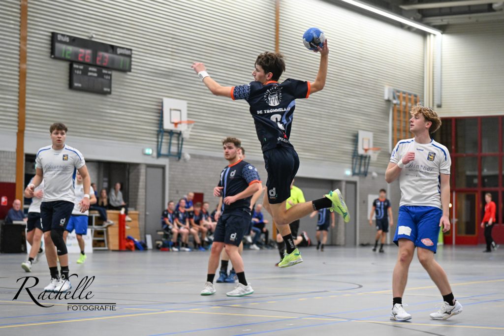 DYNAMICO HOUDT REGEREND KAMPIOEN BFC OP GELIJKSPEL | Handbalstartpunt ...